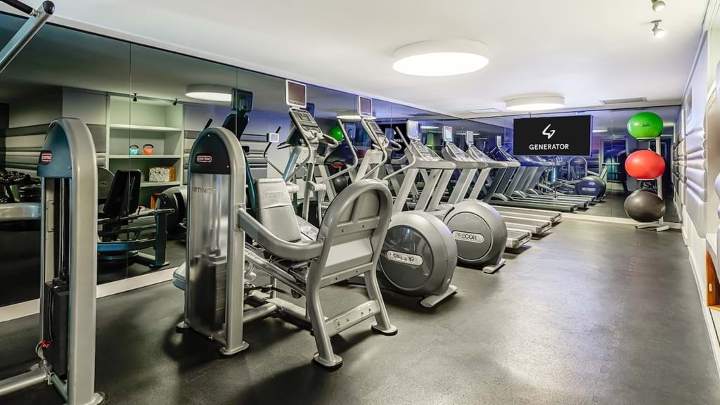 Paramount Times Square | NYC Hotel Near Broadway